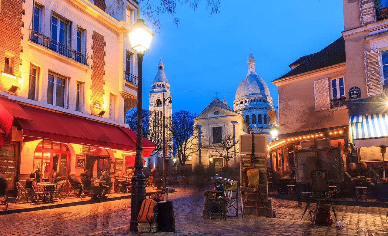 A traveling acrobat shares 4 tips for fun in Paris